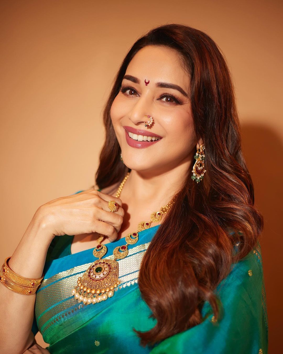 Madhuri Dixit’s Maharashtrian Nath: Cultural Icons in Modern Fashion ...